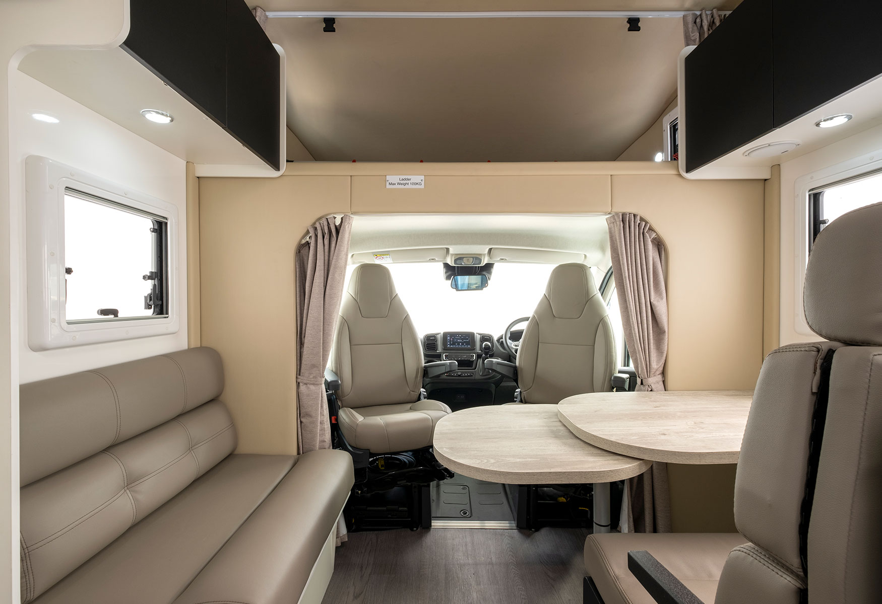 Windsor Flinders Motorhome| Built By Apollo