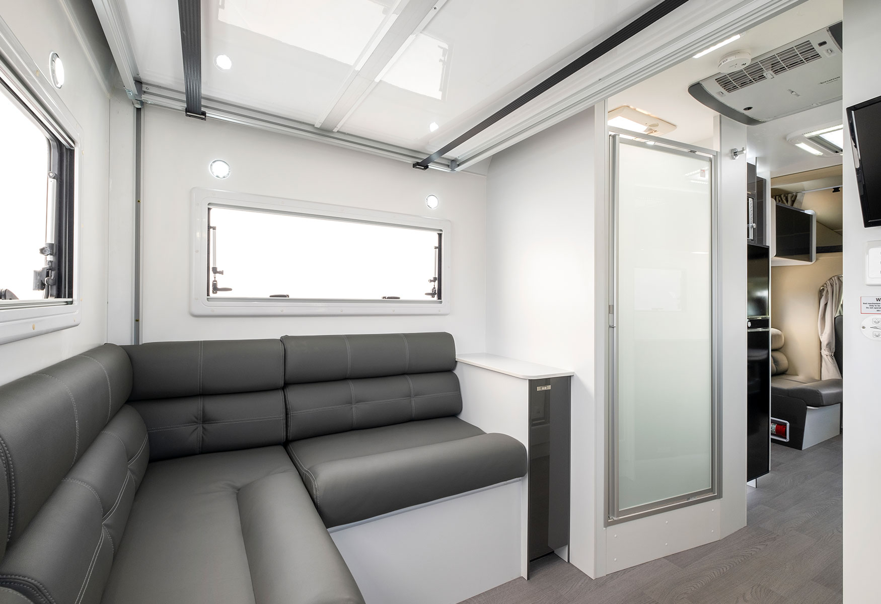 Windsor Flinders Motorhome| Built By Apollo
