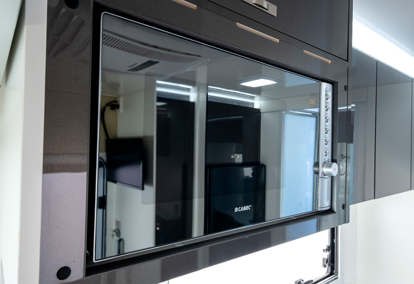 Windsor Daintree Motorhome | Built By Apollo
