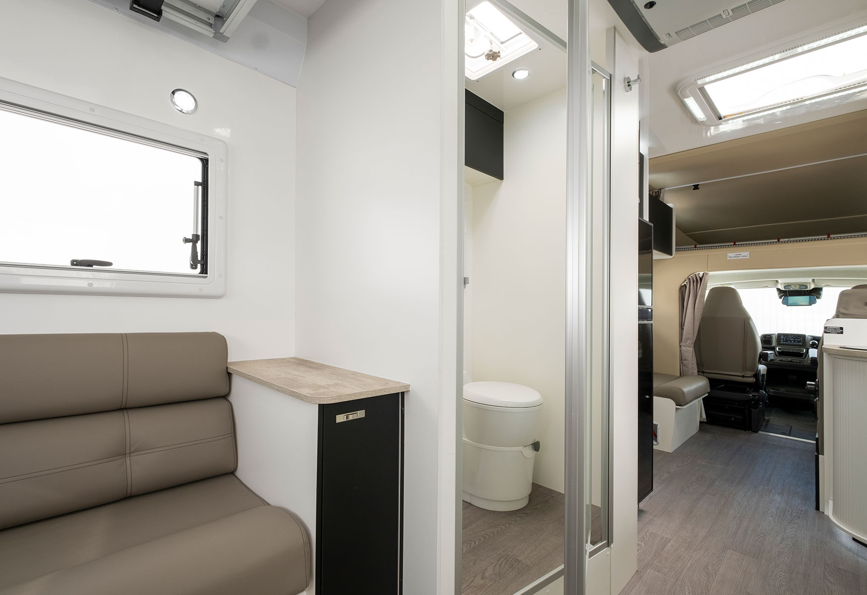 Windsor Flinders Motorhome| Built By Apollo